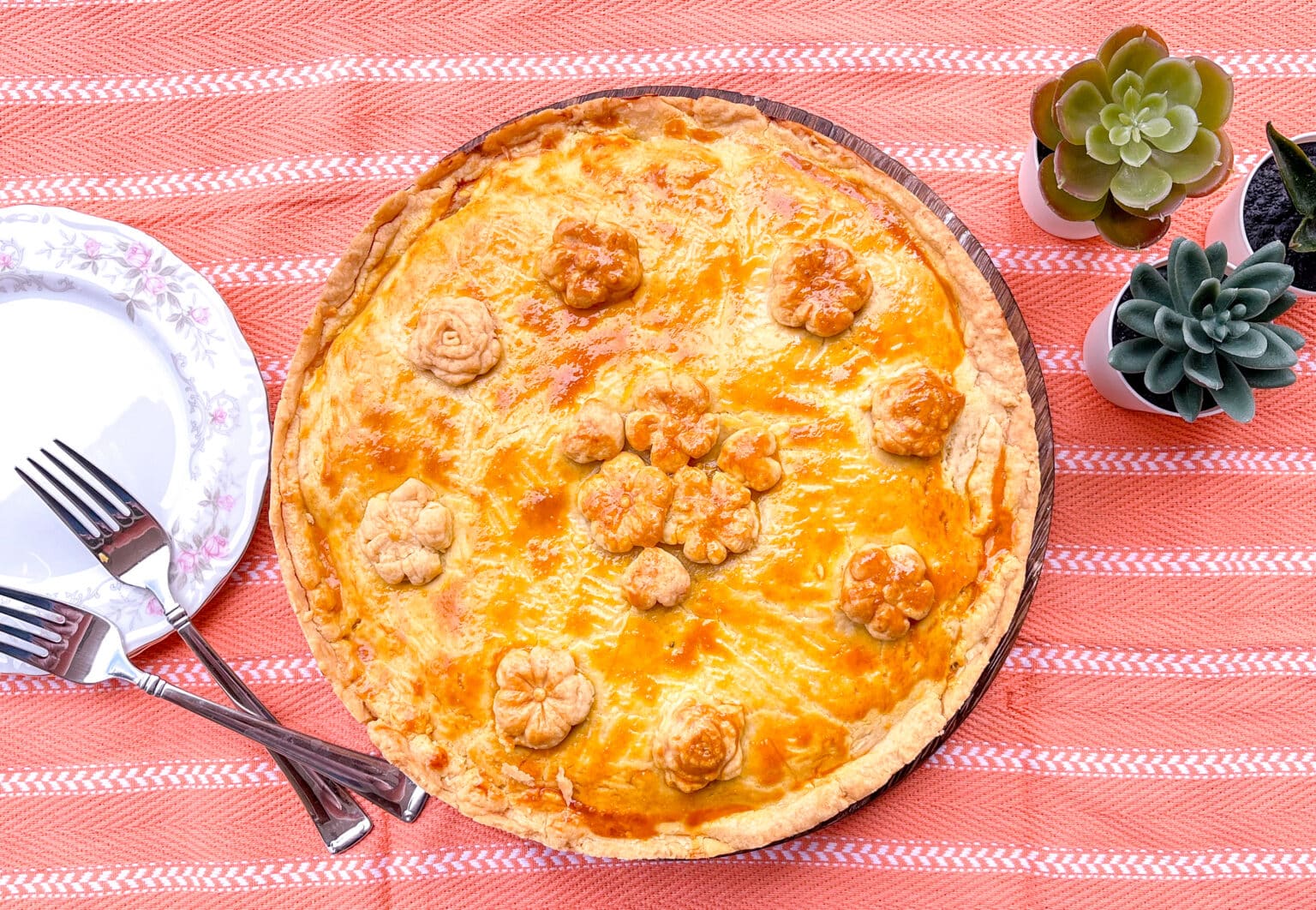 Brazilian Chicken Pot Pie (Empadão de Frango) - Tasty Recollections